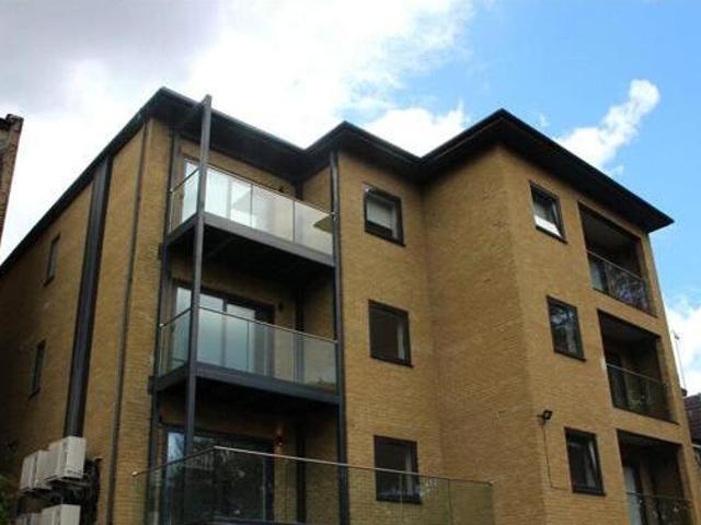 Brownlow Road, London, 2 Bedroom Apartment