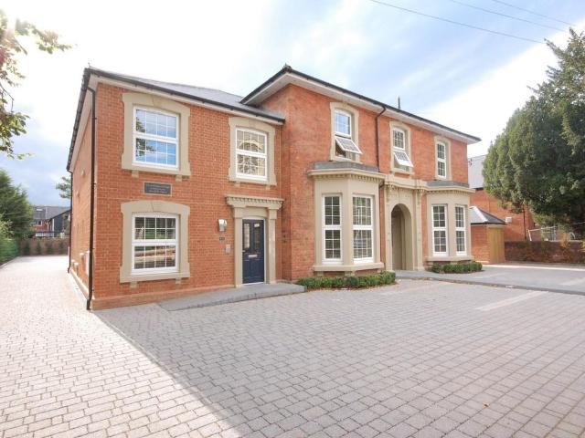 Brownlow Road, Reading RG1, 2 bed flat to rent, £1,600 pcm | PrimeLocation