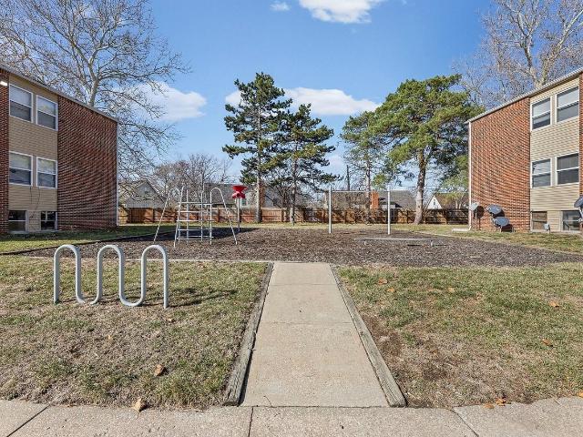 Brownstone Apartments 1 Bedroom Apartment for Rent at 6126 Marty Ln, Overland Park, KS 66202 Crestview