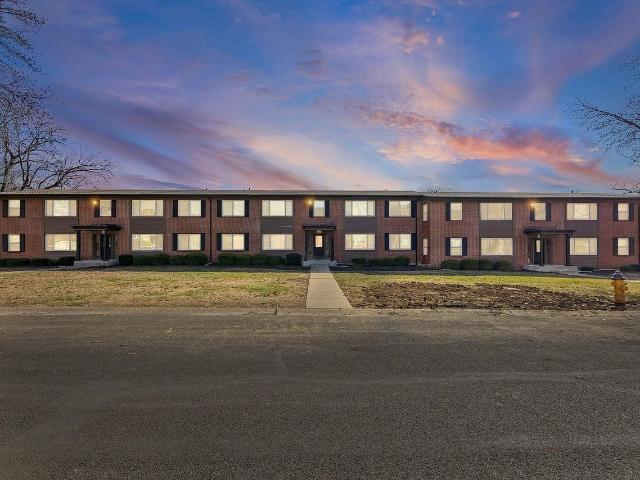Brownstone Apartments 2 Bedroom Apartment for Rent at 6126 Marty Ln, Overland Park, KS 66202 Crestview