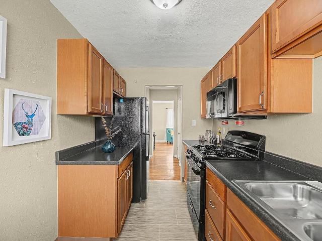 Brownstone Apartments 2 Bedroom Apartment for Rent at 6126 Marty Ln, Overland Park, KS 66202 Crestview