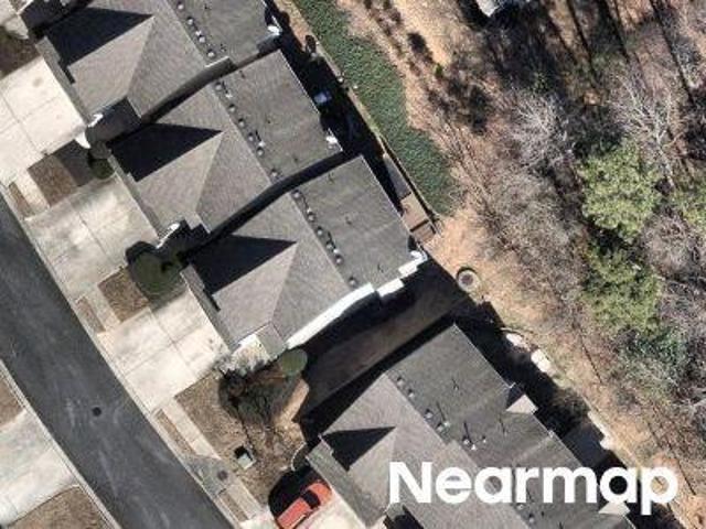 Brownstone Dr