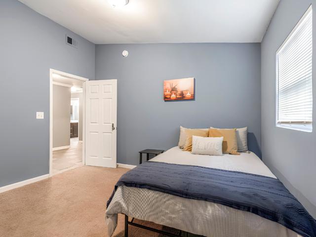 Browns Mill Park Home, a 6 minute walk from bus 178
