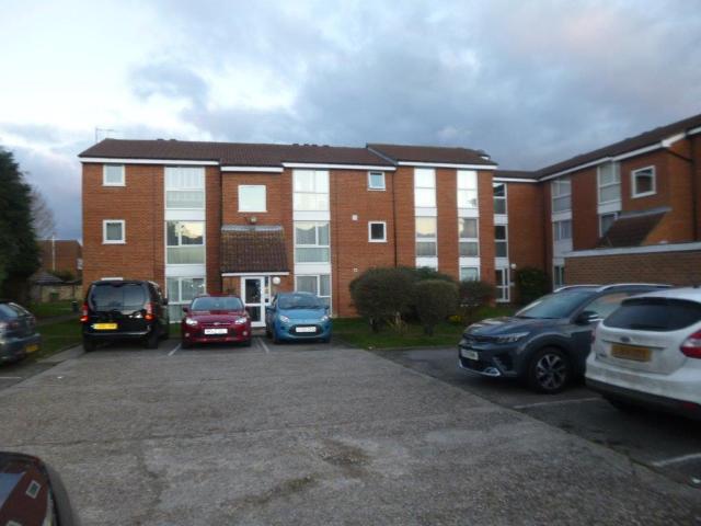 Broxbourne, EN10 Studio to rent £1,150 pcm £265 pw