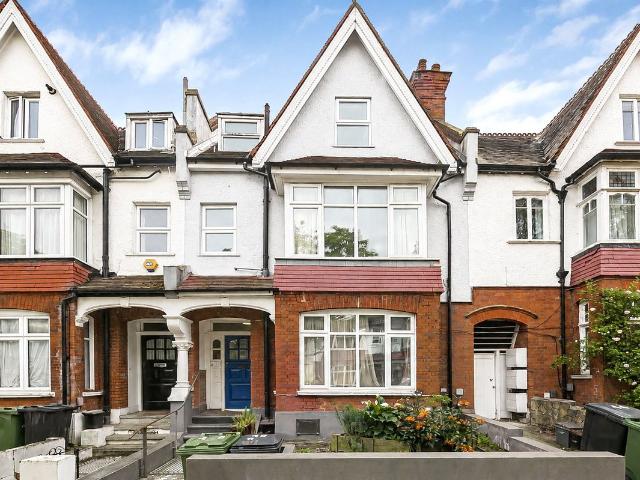 Broxholm Road, London SE27, 3 bed flat to rent, £2,500 pcm | PrimeLocation