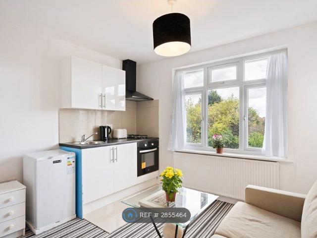 Broad Walk Hounslow West, Hounslow TW5, Studio to rent, £999 pcm | PrimeLocation