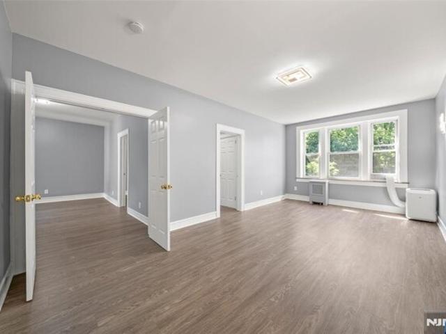Broad Ave Apt C, Leonia, Condo For Sale