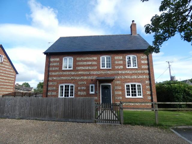 Broad Chalke 4 bed detached house to rent £1,950 pcm £450 pw