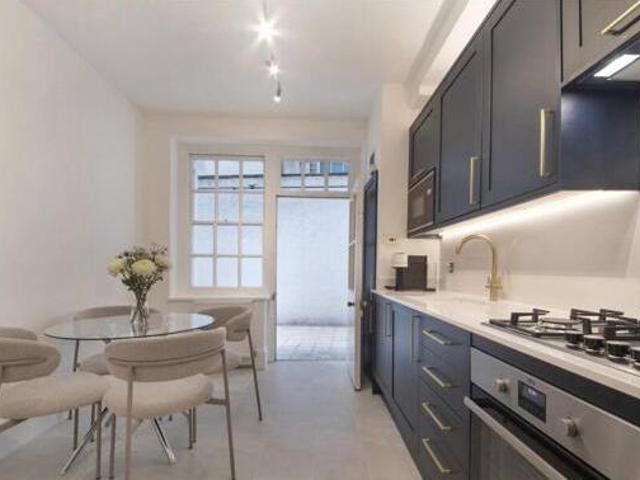 Broad Court, Covent Garden, 1 Bedroom Apartment