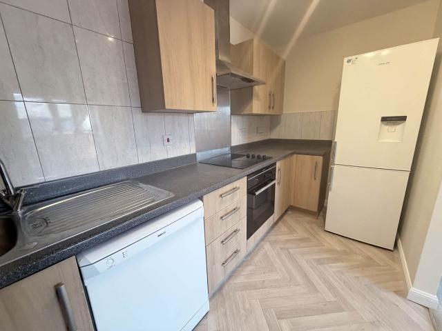 Broad Gauge Way, Wolverhampton WV10, 2 bed flat to rent, £1,200 pcm | PrimeLocation