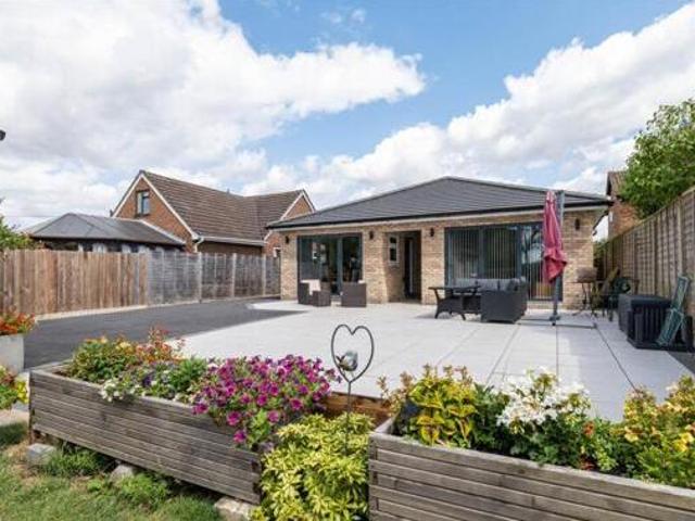 Broad Green, Cranfield, 3 Bedroom Detached