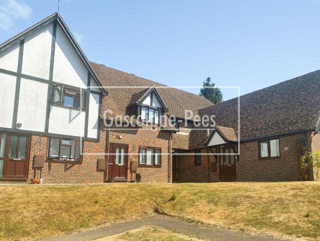 Broad Ha'penny, Farnham GU10, 2 bed terraced house to rent, £1,100 pcm | PrimeLocation