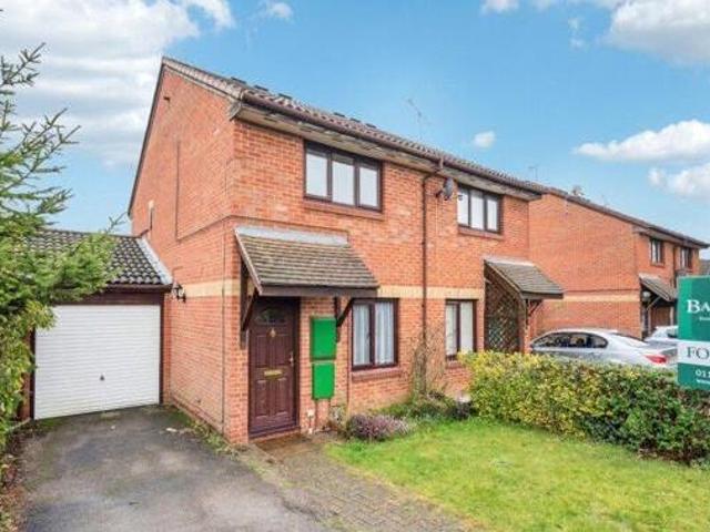 Broad Hinton, Twyford, 2 Bedroom Semi detached