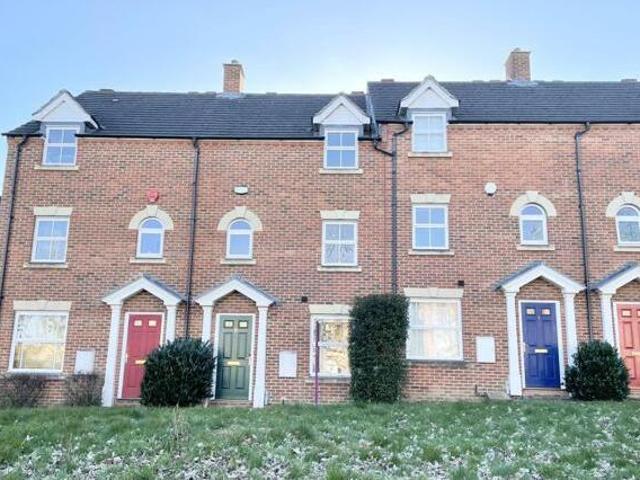 Broad Lane, Bracknell, 4 Bedroom Town