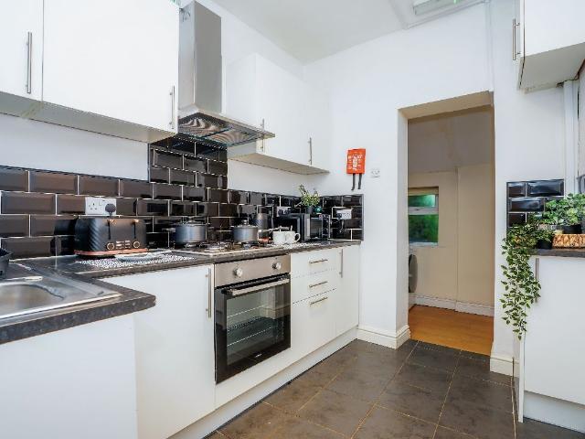Broad Lane, South Elmsall, Pontefract WF9, Room to rent, £525 pcm | PrimeLocation