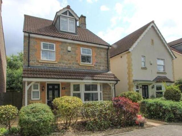 Broad Lane, Yate, 4 Bedroom Town