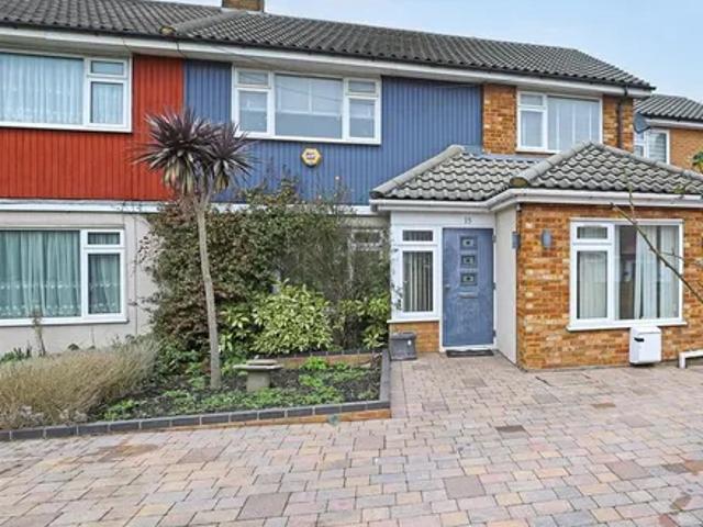 Broad Oak, London, IG8 0LH, United Kingdom | 4 bed duplex for rent #138513707 | Rentberry