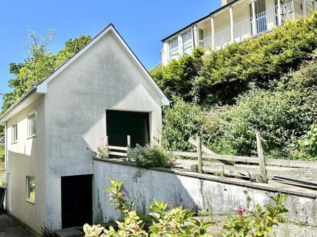 Broad Park Avenue, Ilfracombe, 2 Bedroom Detached