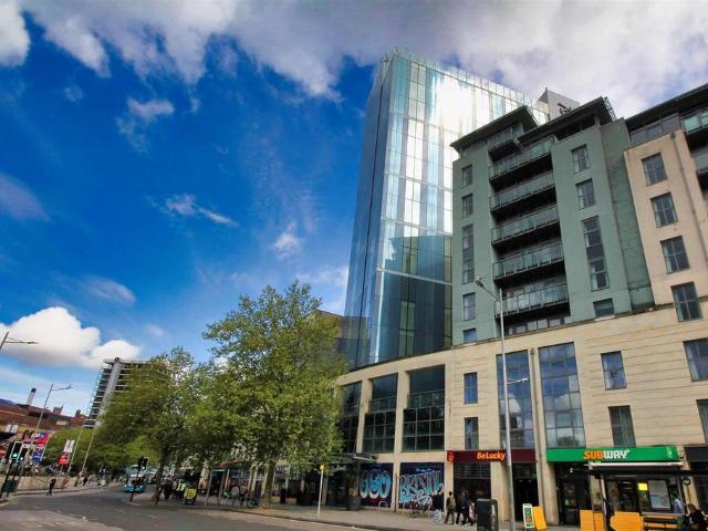 Broad Quay, Bristol BS1 1 bed apartment to rent £1,450 pcm £335 pw