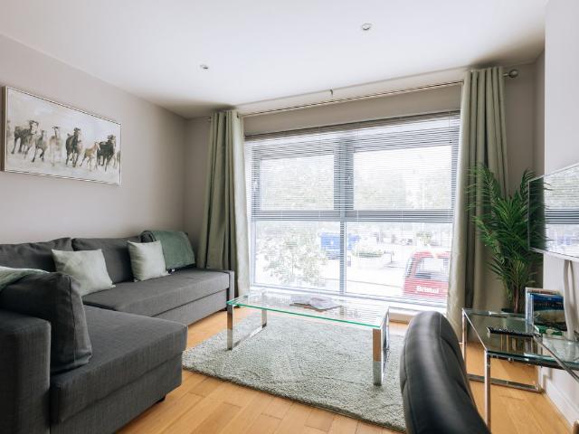 Broad Quay, Bristol BS1, 1 bed flat to rent, £1,800 pcm | PrimeLocation