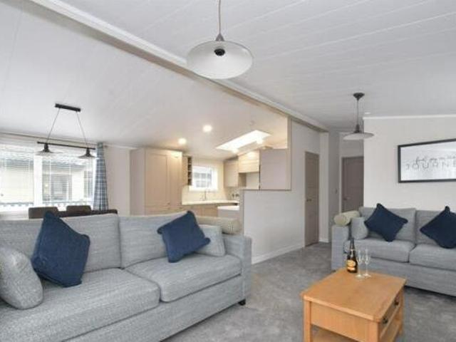 Broad Road, Hambrook, 2 Bedroom Park