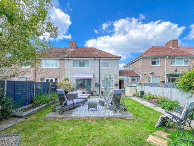 Broad Road, Kingswood, 3 Bedroom Semi detached