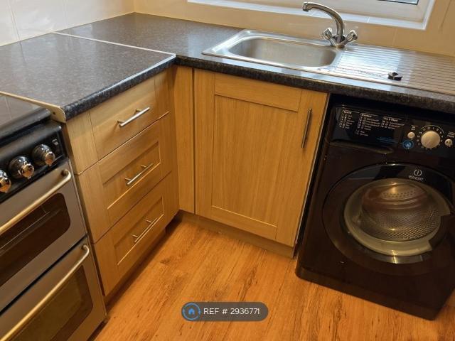 Broad St, Bromsgrove B61, 3 bed flat to rent, £975 pcm | PrimeLocation