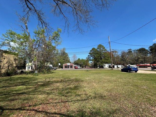 Broad St, Columbia, MS 39429