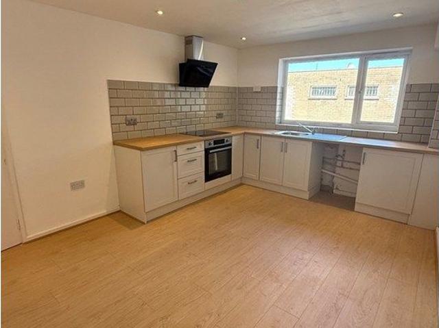Broad St, Newtown SY16, 2 bed maisonette to rent, £675 pcm | PrimeLocation