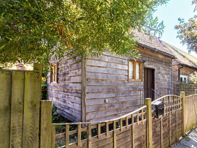 Broad Street, Alresford, Hampshire SO24, 1 bed detached house to rent, £1,200 pcm | PrimeLocation