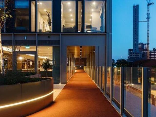 Broad Street, Birmingham, 2 Bedroom Apartment