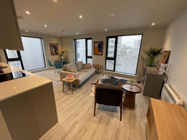 Broad Street, Birmingham B15 2 bed apartment to rent £1,600 pcm £369 pw