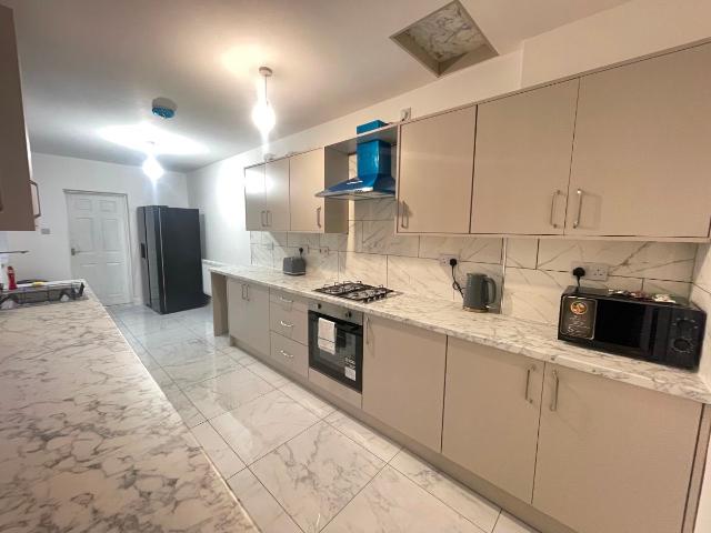 Broad Street, Oldbury B69, 3 bed semi detached house to rent, £1,400 pcm | PrimeLocation