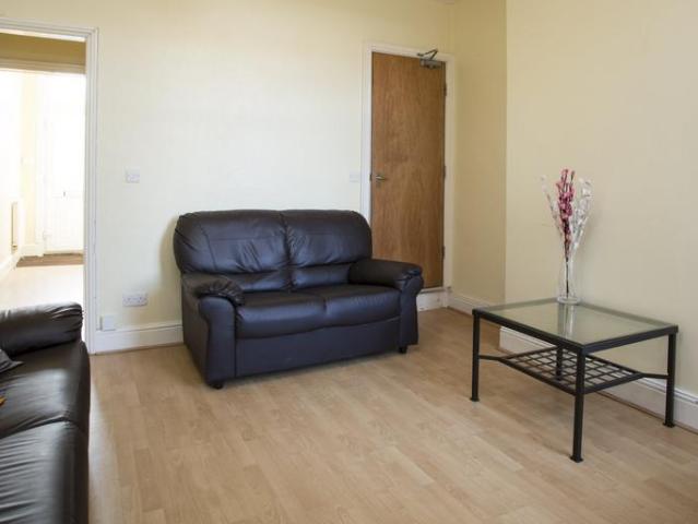 Broad Street, Loughborough LE11 5 bed house to rent £2,275 pcm £525 pw