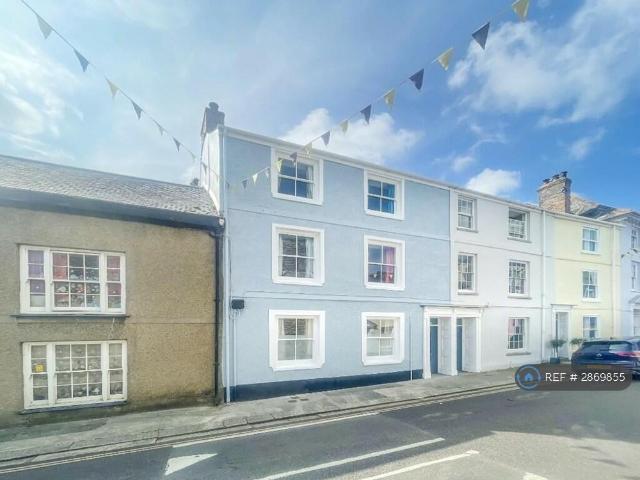 Broad Street, Penryn, TR10 3 bed flat to rent £1,600 pcm £369 pw