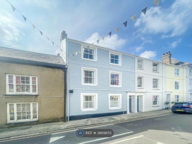 Broad Street, Penryn TR10, 3 bed flat to rent, £1,600 pcm | PrimeLocation