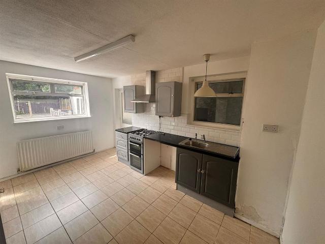 Broadmeadow Green, Bilston WV14, 3 bed property to rent, £1,100 pcm | PrimeLocation