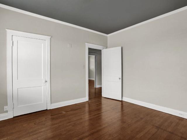 Broadmoor Apartments 2 Bedroom Apartment for Rent at 306 S Cleveland St, Memphis, TN 38104 Central Gardens