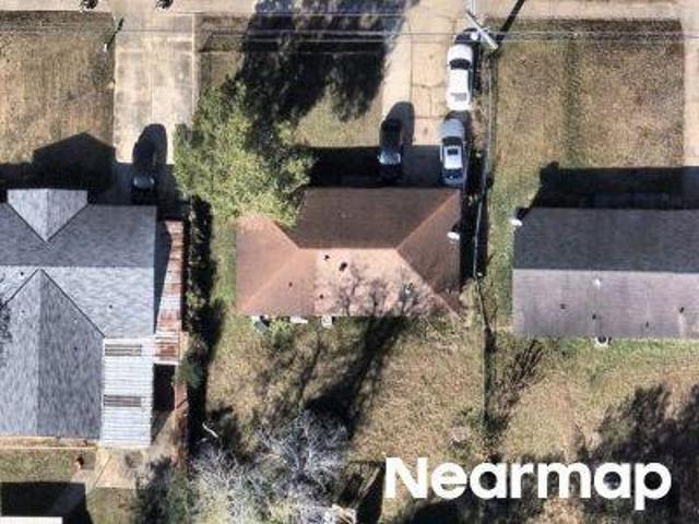 Broadmoor Dr