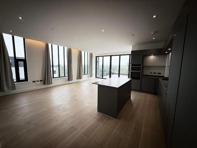 Broadoaks, 548 Streetsbrook Road, Solihull B91, 3 bed flat to rent, £2,450 pcm | PrimeLocation