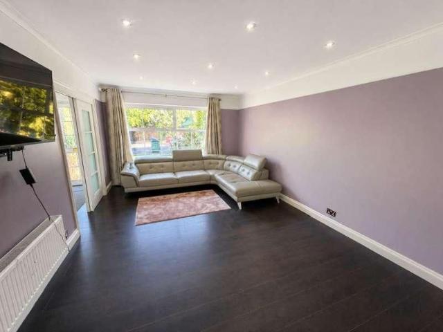 Broadacre, Staines upon thames, TW18