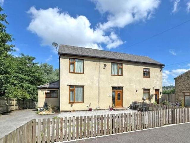 Broadbent Road, Watersheddings, 3 Bedroom Semi detached