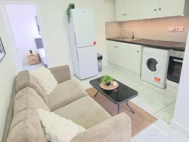 Broadfield Road, Manchester M14, 1 bed flat to rent, £925 pcm | PrimeLocation