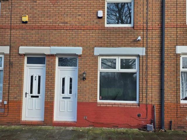 Broadfield Road, Stockport SK5, 2 bed terraced house to rent, £1,295 pcm | PrimeLocation