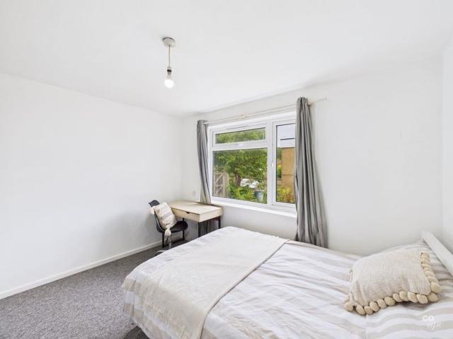 Broadfields BN2, 5 bed terraced house to rent, £2,524 pcm | PrimeLocation