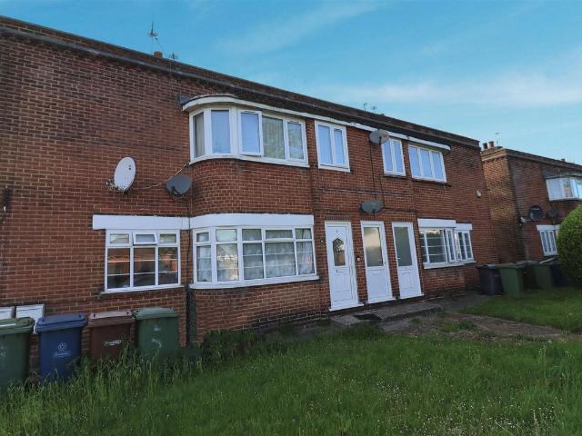 Broadfields, North Harrow HA2, 2 bed flat to rent, £1,750 pcm | PrimeLocation