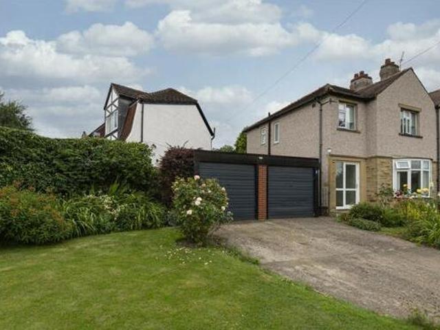 Broadgate Crescent, Almondbury, 3 Bedroom Semi detached