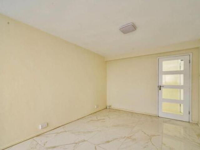 Broadgate, Barking Road, 3 Bedroom Flat