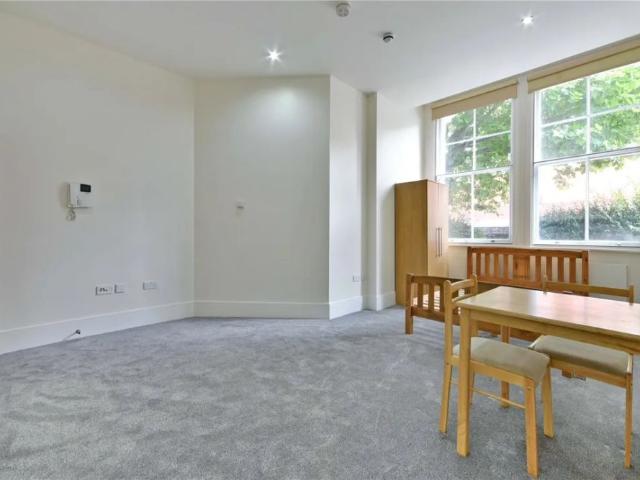 Broadhurst Gardens