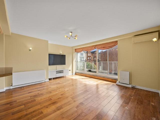 Broadhurst Gardens, South Hampstead, London